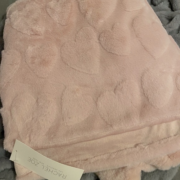 Rachel Zoe | Holiday | Rachel Zoe Valentines Day Pink Heart Cozy Faux ...